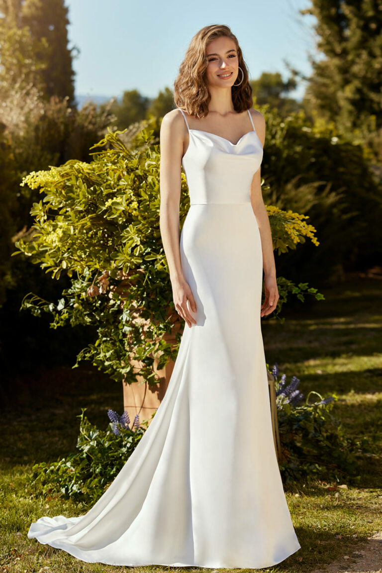 Wunderbar Schlichte Elegante Brautkleider Fotos